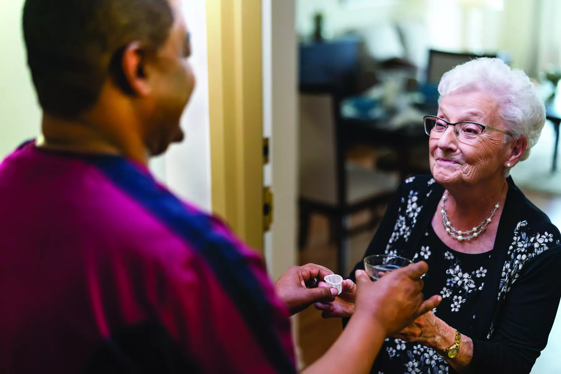 Assisted living support in Saint-Jérôme at Chartwell Rivière-du-Nord
